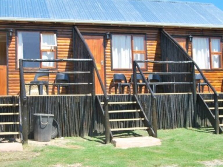 LOG CABINS - Harkerville Forest Lodge